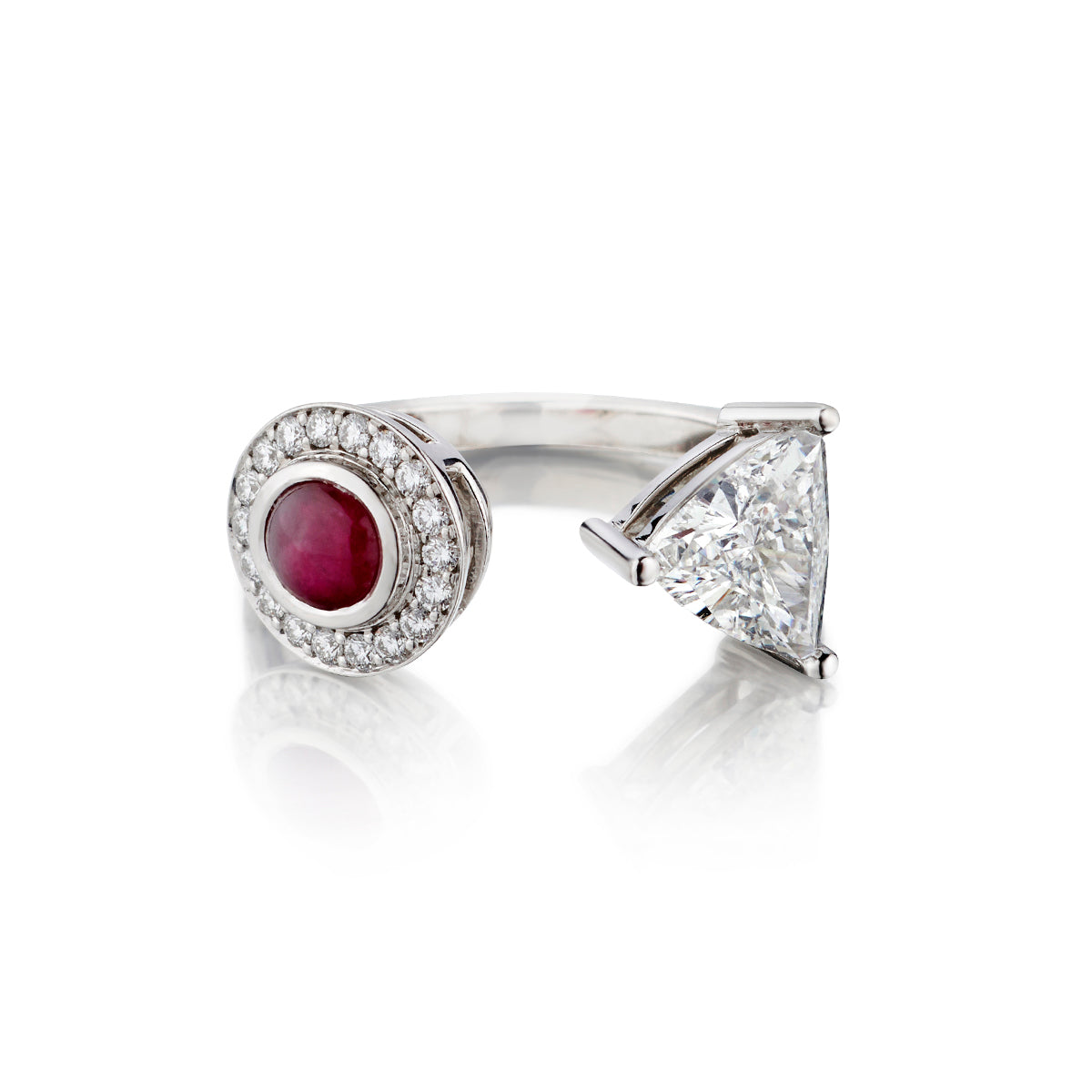 Unique Ladies 18kt White Gold Diamond and Ruby. Royal de Versalles. – Van Rijk