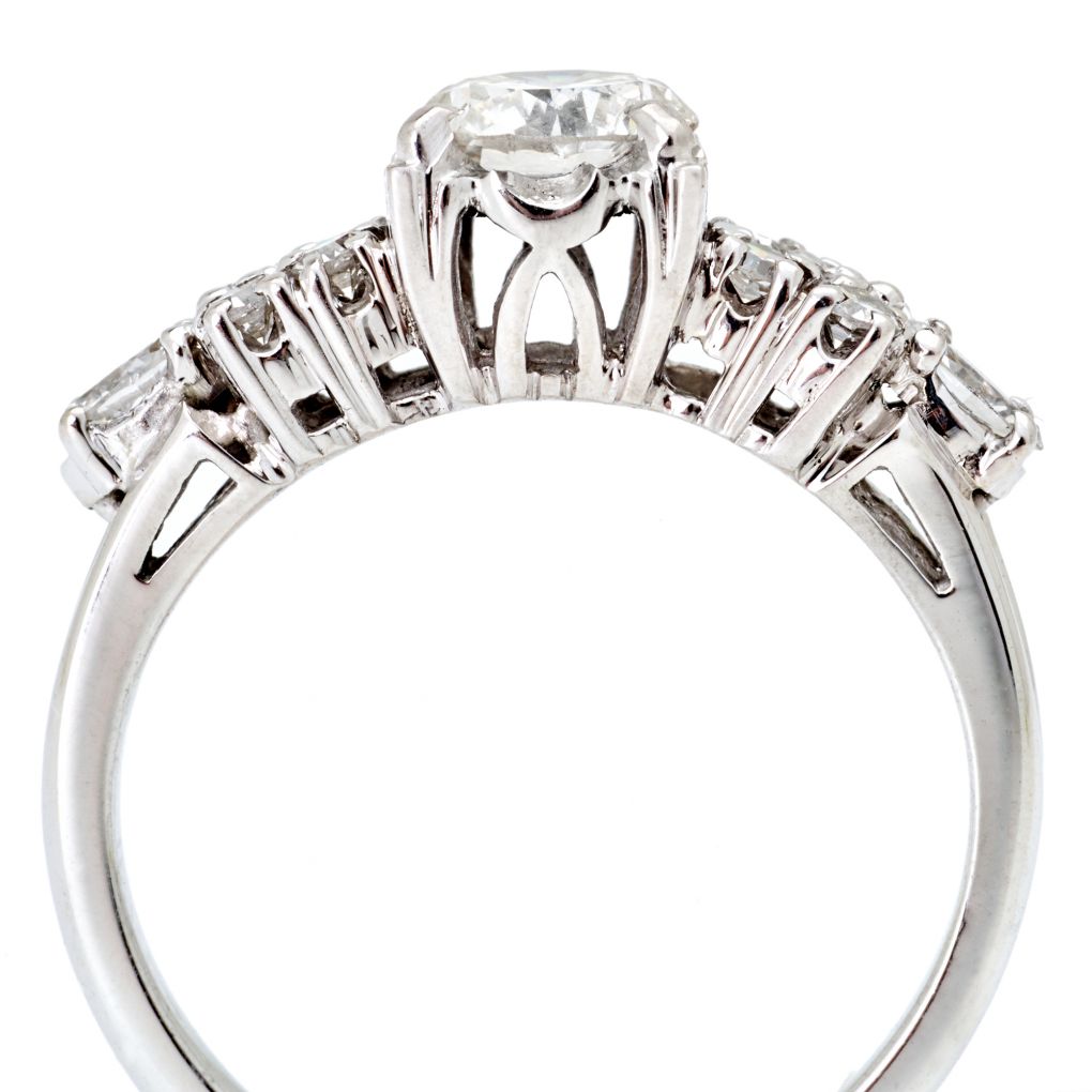 Round Brilliant Cut Diamond Stepped Shoulders WG Ring – Van Rijk